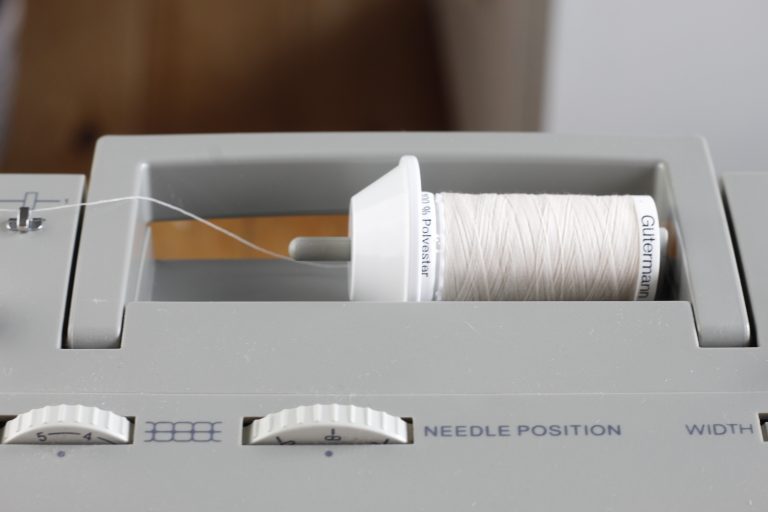 How To Thread A Sewing Machine - therosemarywreath